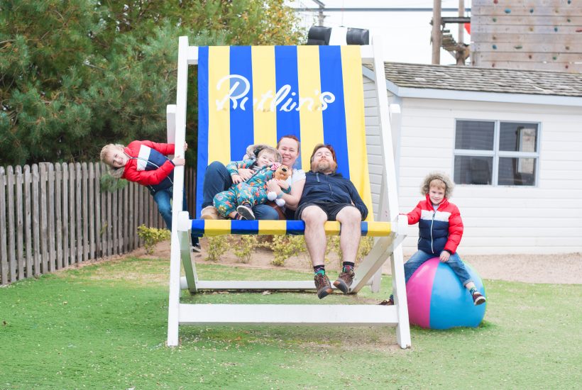 MEET THE FAMILY - Keep Up with the Jones Family